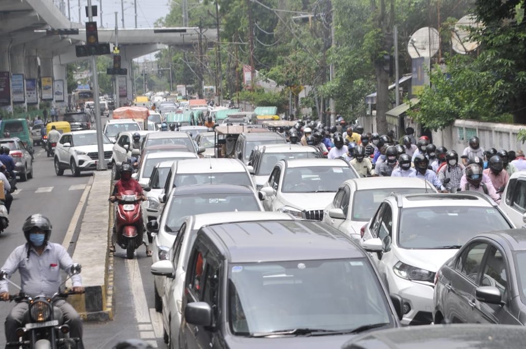 Lucknow Police Commissioner's plan prepared on traffic jam Hazratganj ...