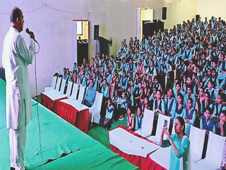 Now screening of Gandhi film started in villages, shown in 10 villages ...