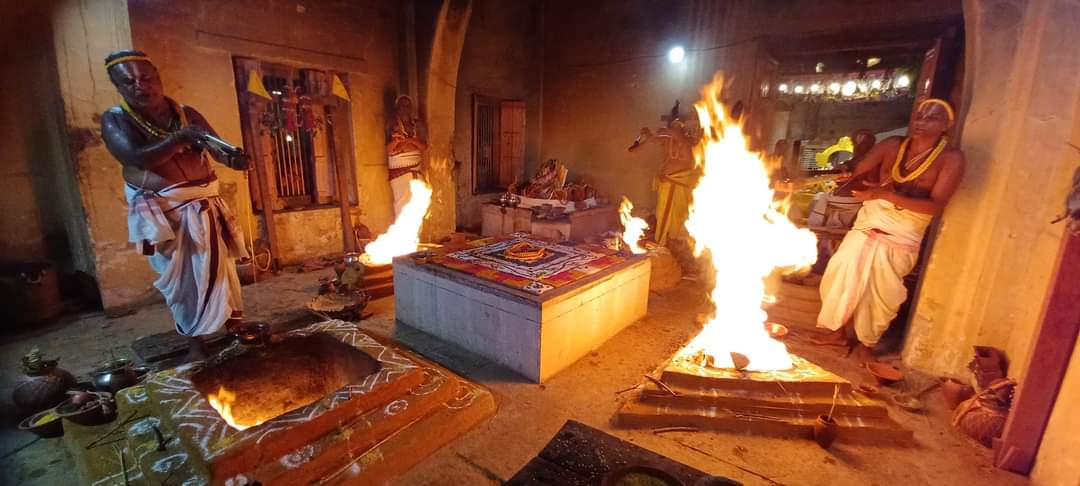 Holi festival started from Sunday in Ranganath temple of Vrindavan ...