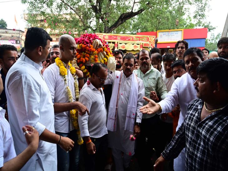 Indore BJP leader Umesh Sharma Funeral Update; Shivraj Singh Chouhan ...