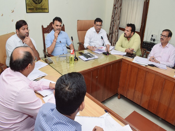 Muzaffarnagar DM reviews recovery, stress on disposal of IGRS ...