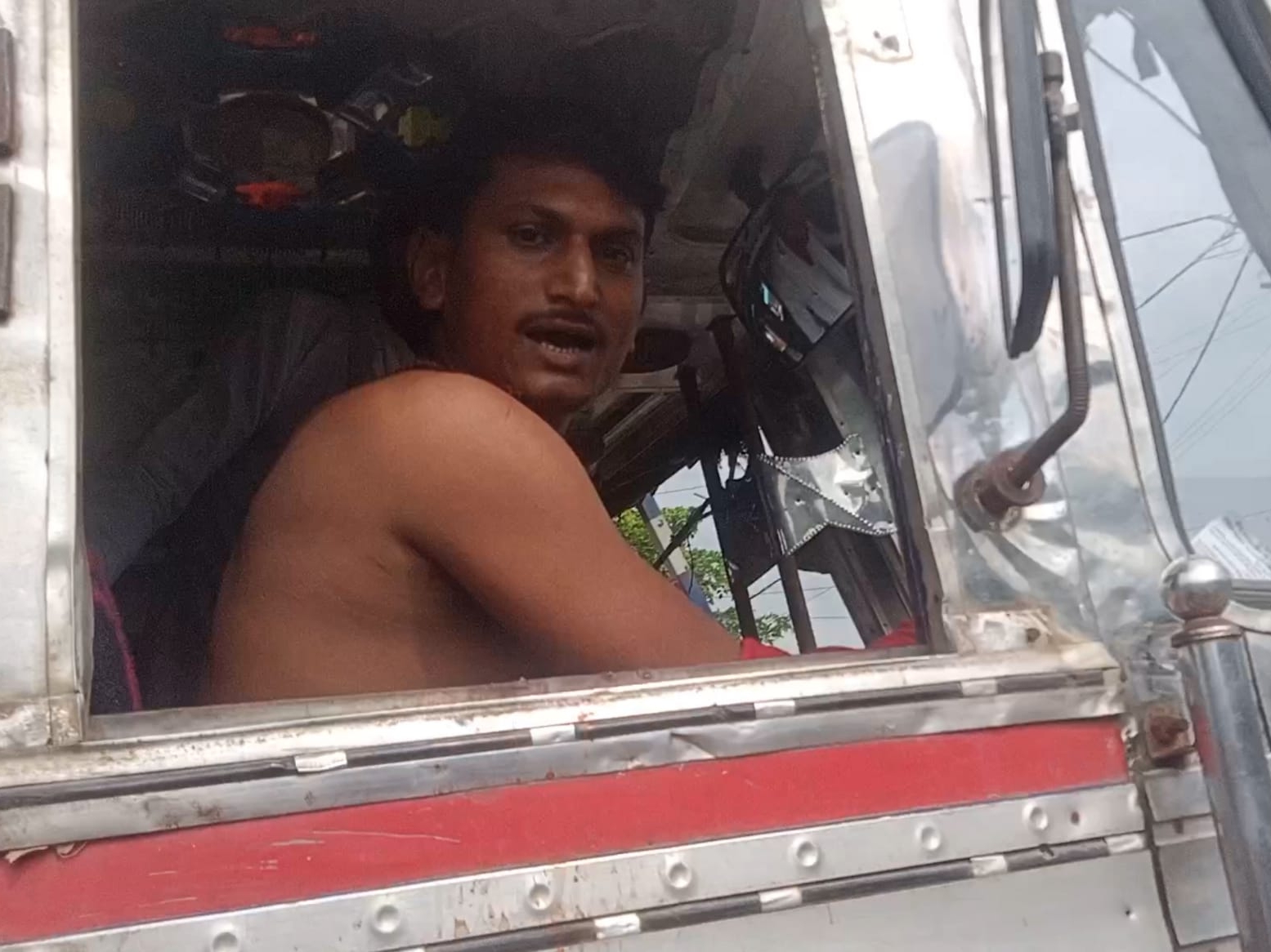 In Hamirpur, road hooliganism between the dagger operators, the truck ...