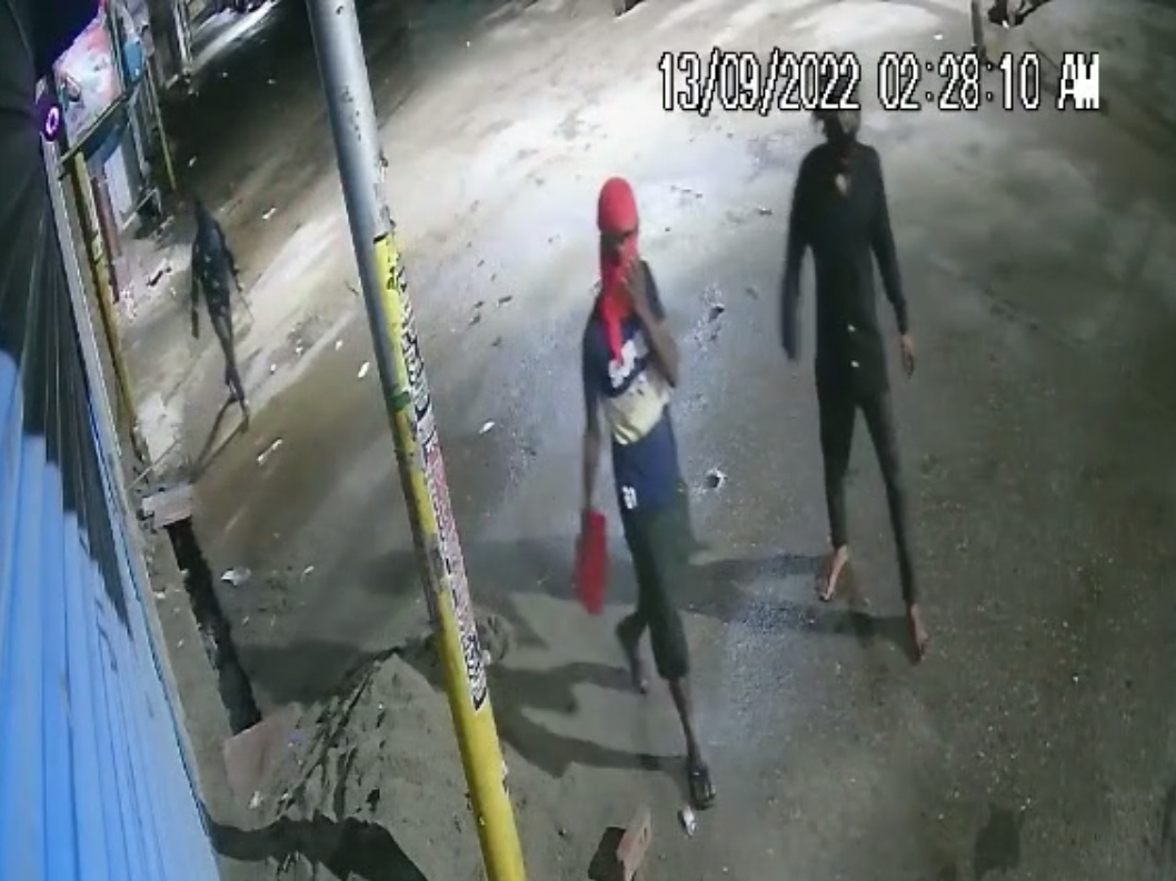 Three masked thieves easily carried out the theft, there are half a ...