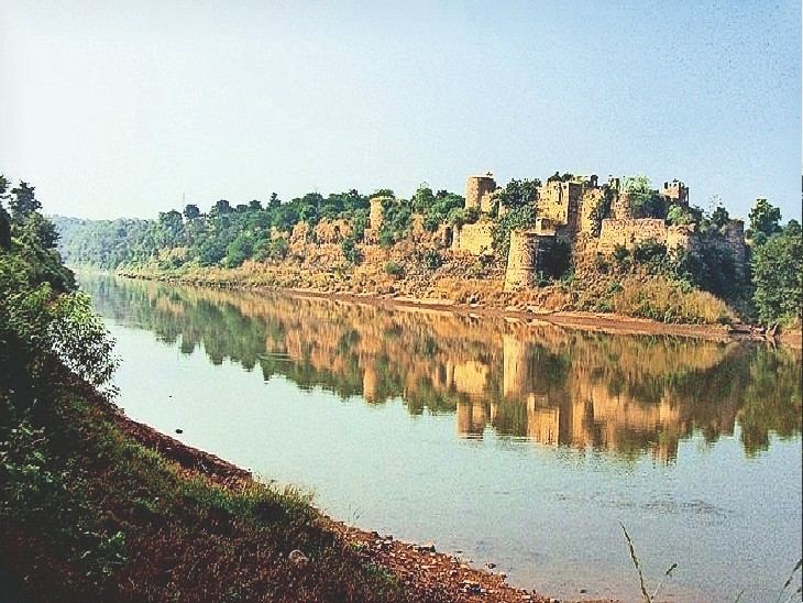 The Raja of Palpur, who gave up his princely state along with the ...