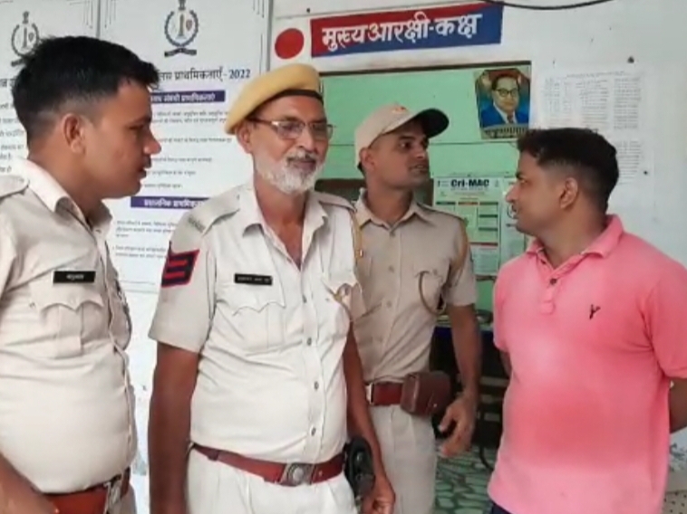 Student lost Rs 3500 in the greed of cheap iPhone in Churu | सस्ते आईफोन के लालच में स्टूडेंट ने ...