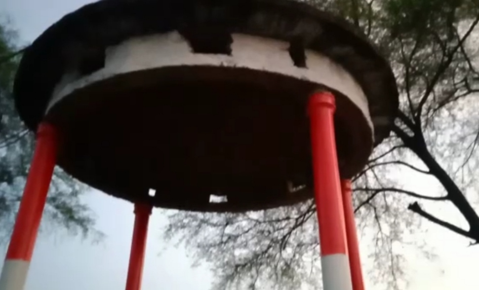 The head of the statue of Mahatma Gandhi in Bachhrawan of Rae Bareli ...