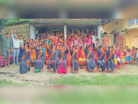 Certificate of proficiency given to 250 skilled trainees by organizing ...