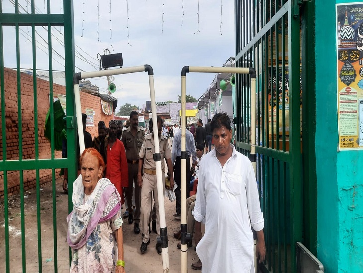 Urs begins with the ceremony of Parcham Kushai: The procession took out ...