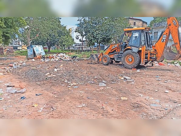 Single use plastic piled up in municipal SLRM centers | अनदेखी: नगर ...