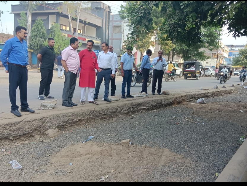 The Joint Director of Urban Administration Department, Indore inspected ...