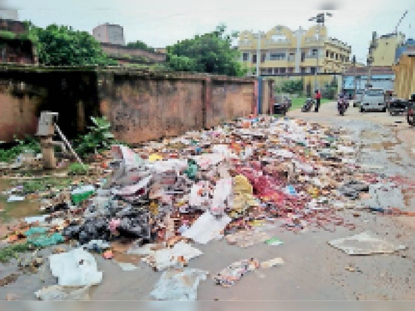 Navratri from today and garbage in the city; Due to the strike of ...