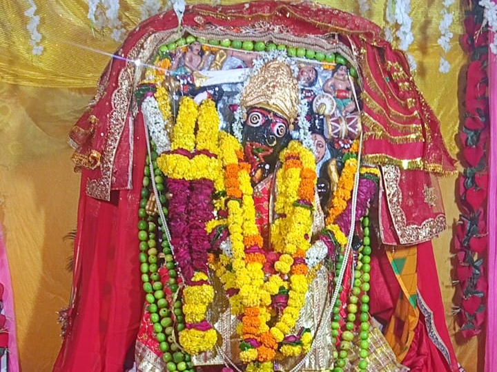 खेड़ापति और कंकाली मंदिर में सुबह 4 बजे से दर्शन करने पहुंचे भक्त ...