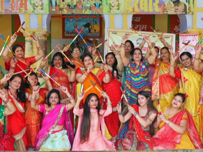 Navratri festival being celebrated with pomp in Deoband Women lit a ...