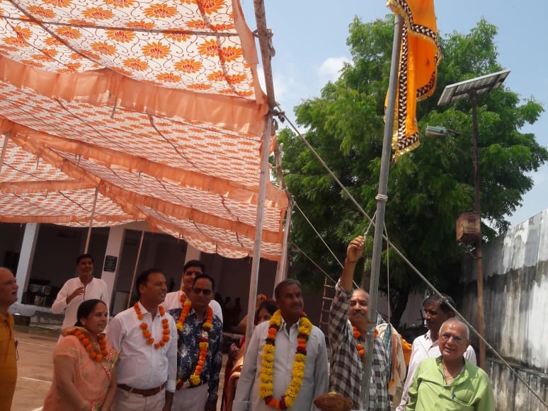 Mass Kalashabhishek performed with the cheers of Lord Neminath ...