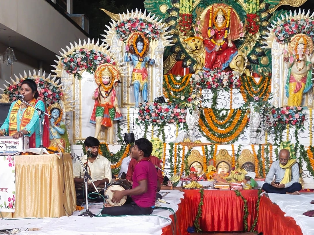 Artists presented songs at Devi Jagran in Unnao, 11 tableaux enchanted ...