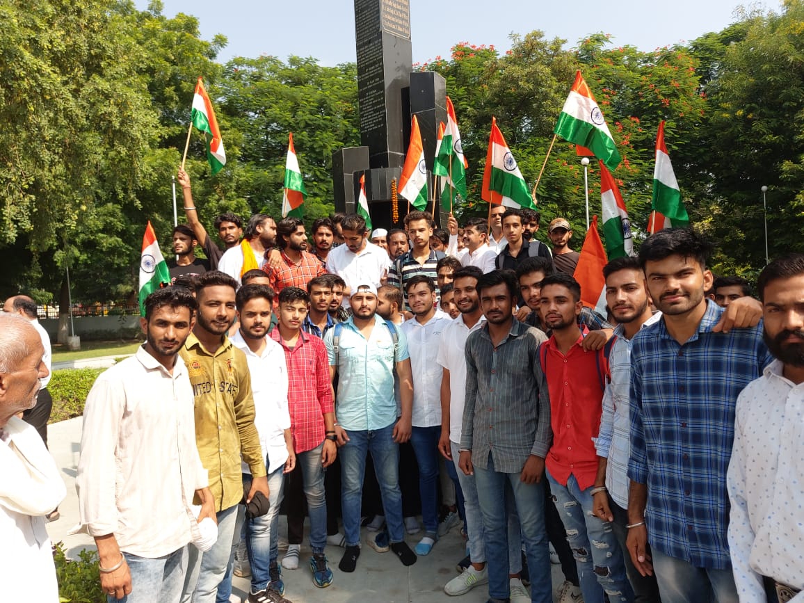 राजकीय कॉलेज से शहीदी पार्क तक निकाली श्रद्धांजलि यात्रा; बलिदान-शौर्य ...