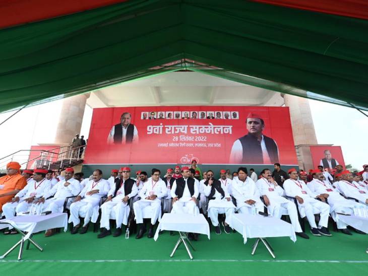 Akhilesh set to become president in three decades of SP Yadav family ...
