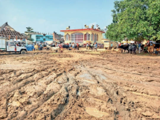 There will be a lot of mud and garbage in the city, even in Durga Puja ...