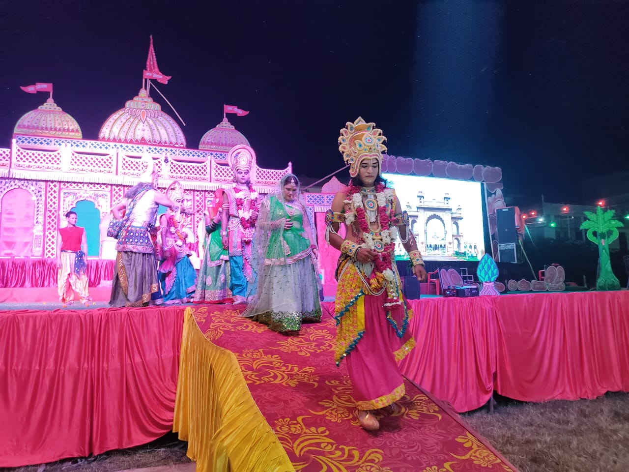 Lord Rama and Sita's marriage, tears spilled from the eyes of King ...