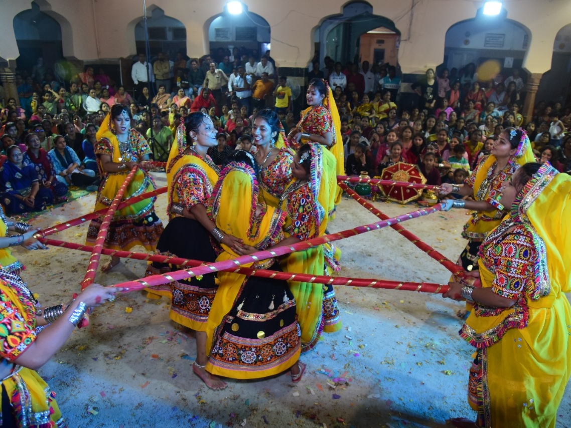 Women and girls performed Garba fiercely, prizes were given to the ...