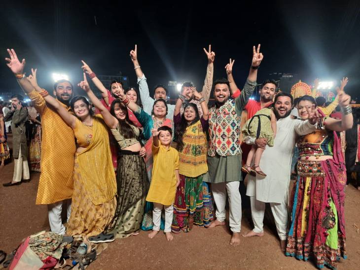 Navratri Abhivyakti Garba Mahotsav Indore Photos & Videos | अभिव्यक्ति गरबा का आगाज: पारंपरिक ...