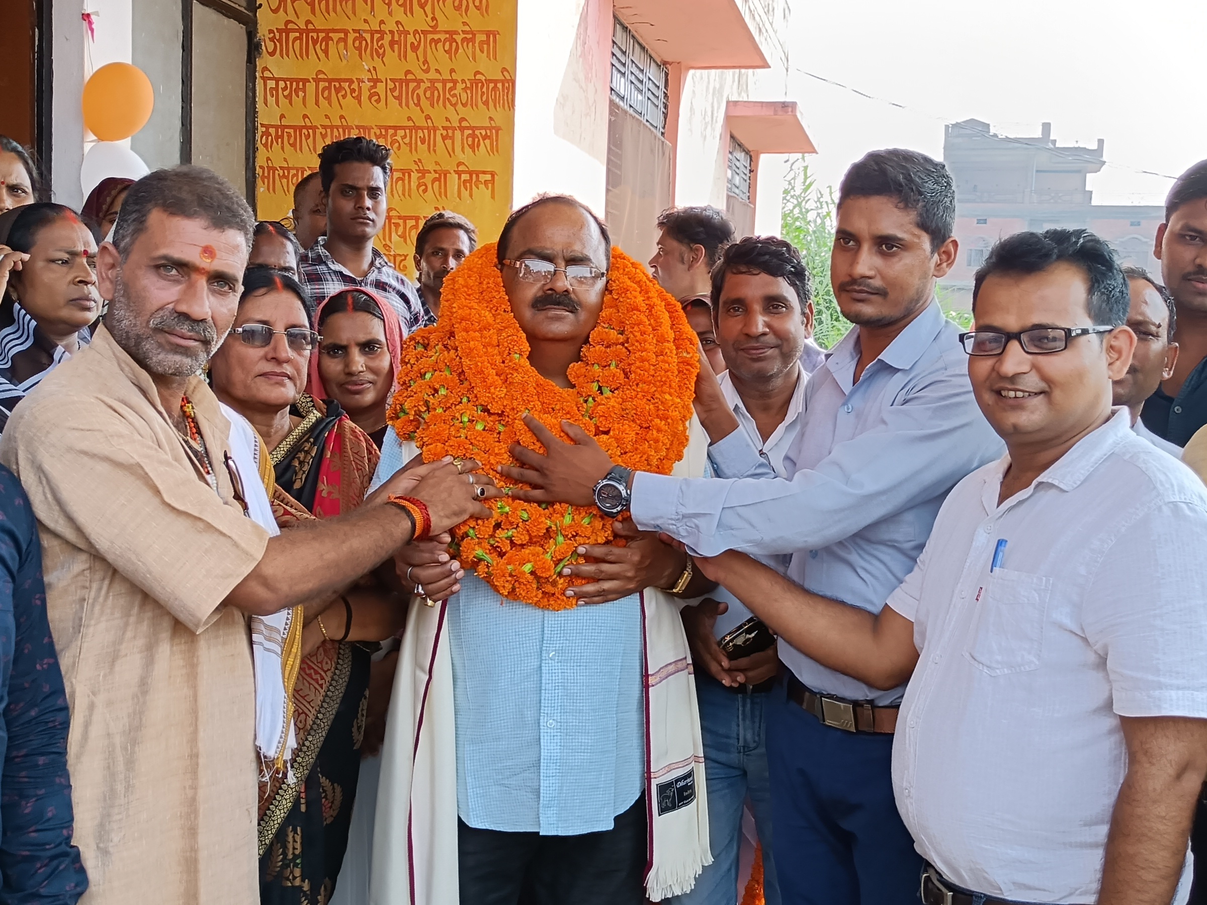 The people of Mahul city gathered in the heartfelt farewell ceremony ...