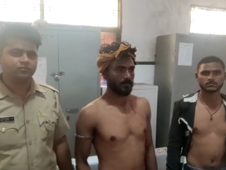 Half a dozen people from two sides injured, accused of molestation and ...