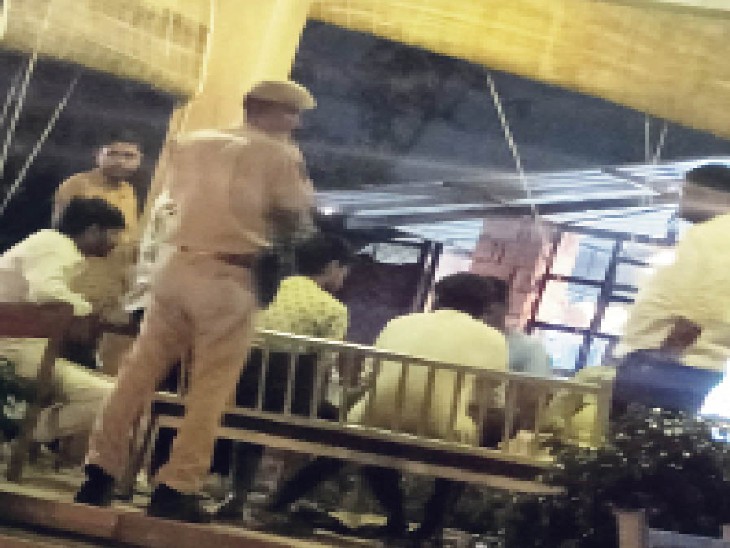 With the connivance of the police, bars running till late night ...