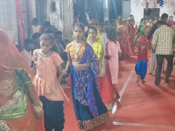People of Charaniya society organize Garba on the lines of Gujarat in ...