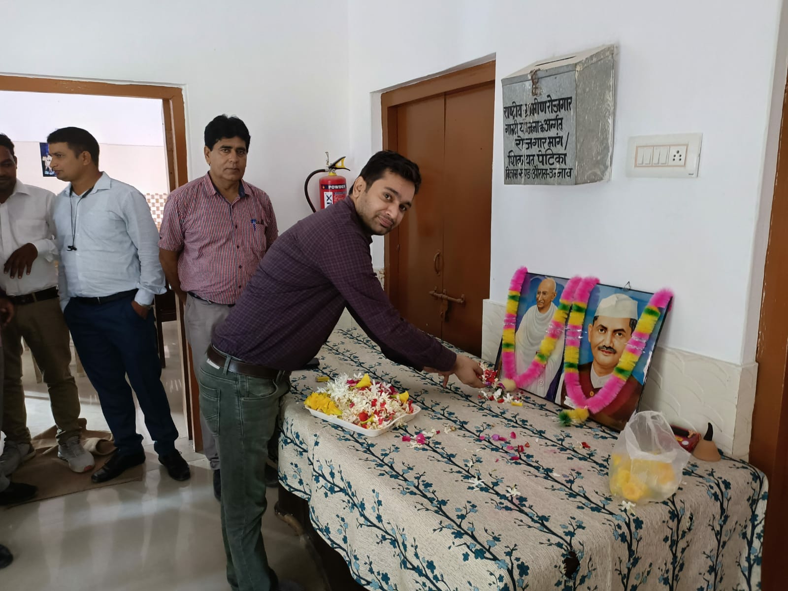 Gandhi and Shastri's birth anniversary celebrated in Hasanganj BDO said ...