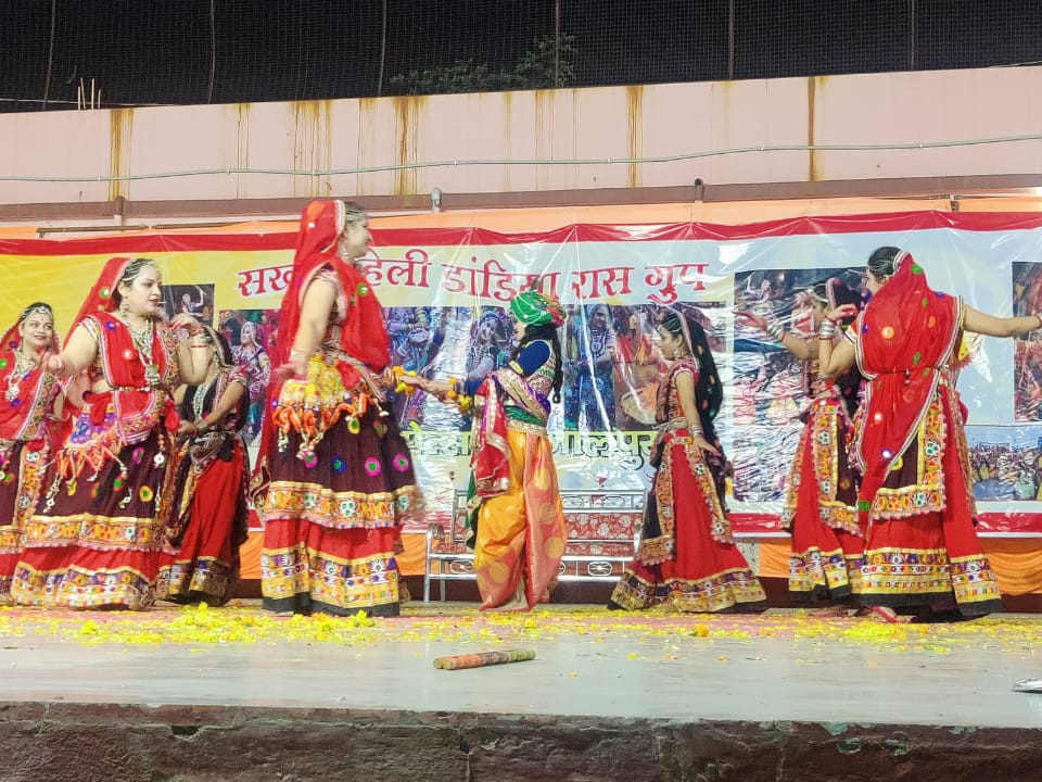 Sakhi Saheli Dandiya Raas women performed garba, lehenga-chuni, women ...