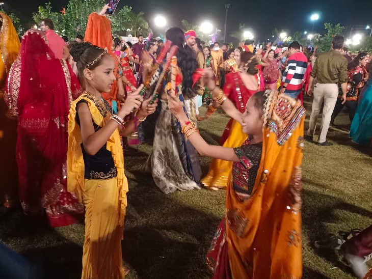 People thronged on Rajasthani Bollywood fusion, Gujarati cultural ...
