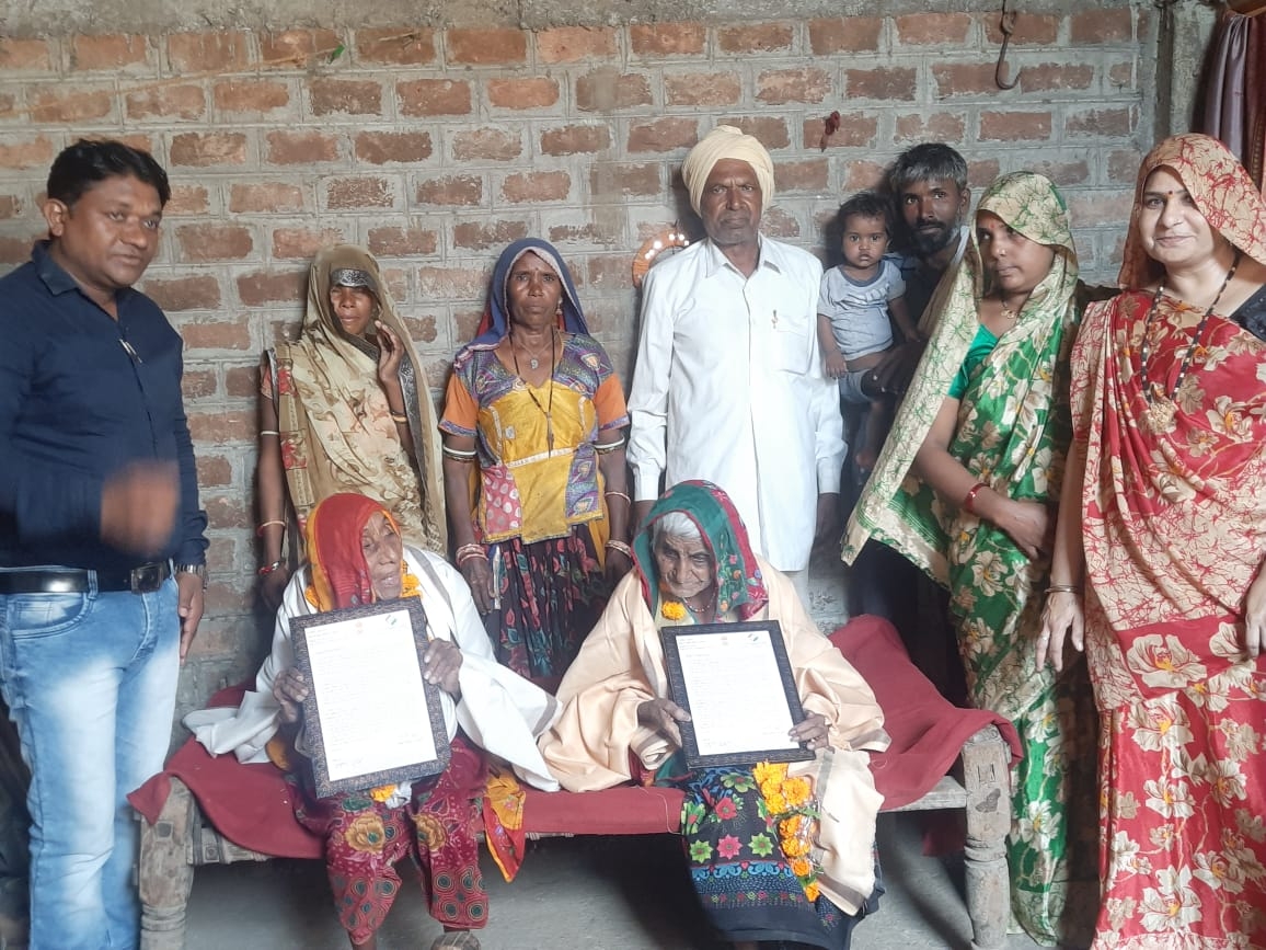 111-year-old Raili Bai is the oldest voter, the administration honored ...