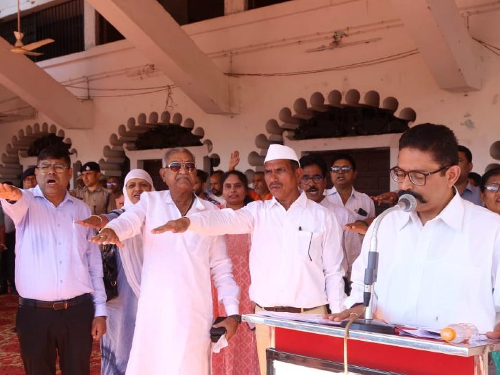District Collector, IG also administered oath to the Gram Sabhas on ...