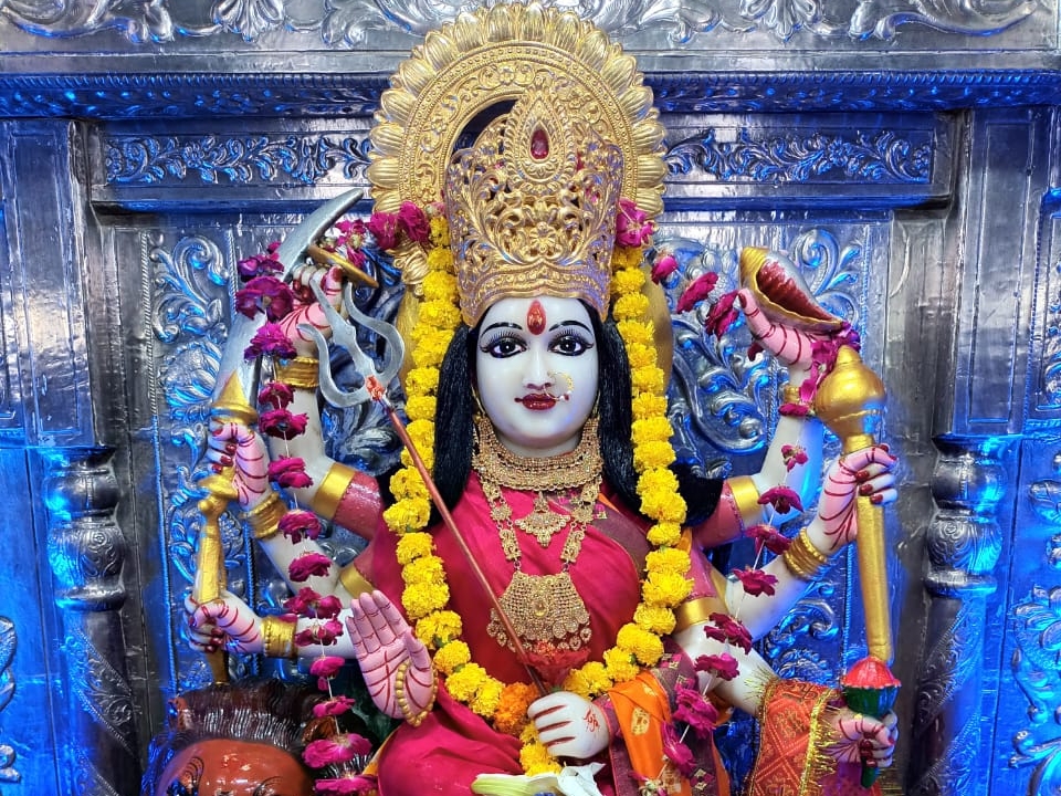 Kalratri worship in homes and temples, crowds of devotees gathered for ...