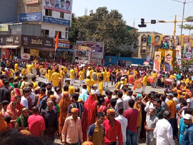 Indore (MP) Nav Durgotsav Chunri Yatra; Kailash Vijayvargiya, VD Sharma ...