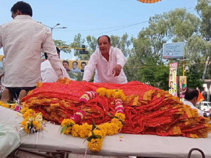 Indore (MP) Nav Durgotsav Chunri Yatra; Kailash Vijayvargiya, VD Sharma ...