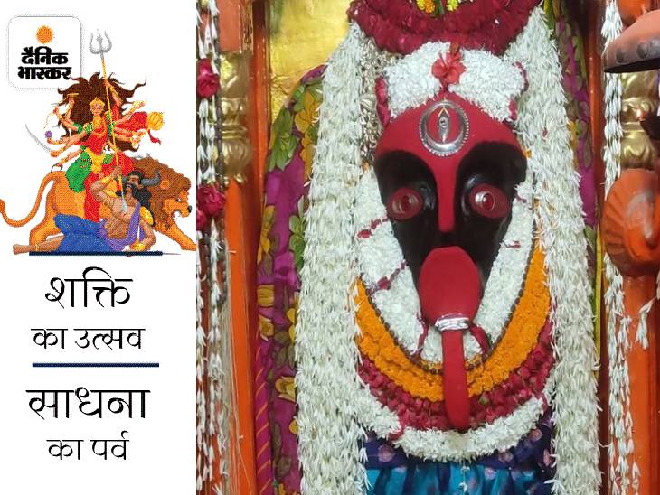 Today is the 7th day of Sharadiya Navratri, Devotees queue for darshan ...