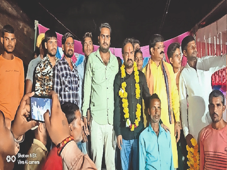 District and Janpad Panchayat representatives reached Gudha, performed ...
