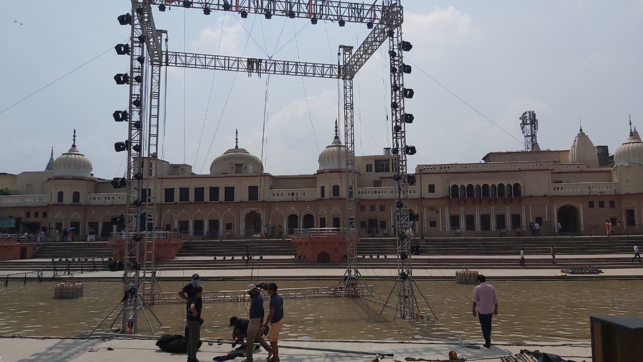 Grand teaser launch of Adipurush to be held in Ayodhya 50 feet poster will come out of Saryu ...