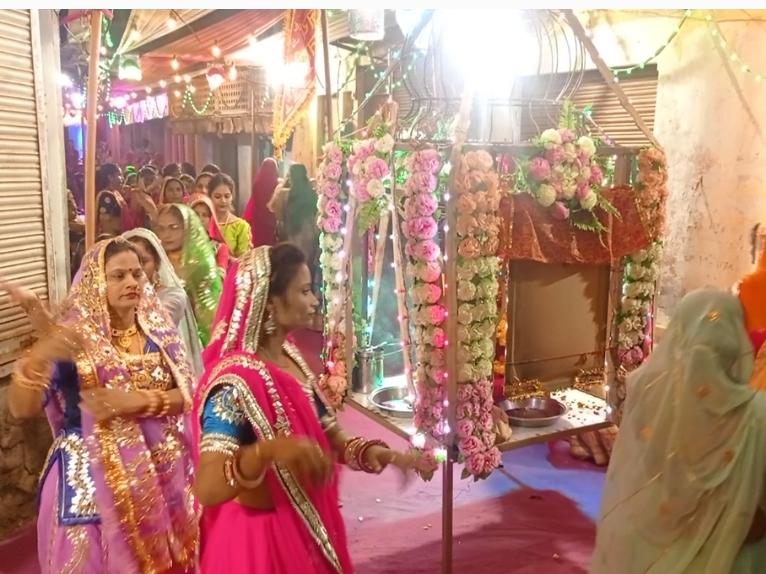 Devotees thronged the Shaktipeeths of the city for Navratra, till late ...