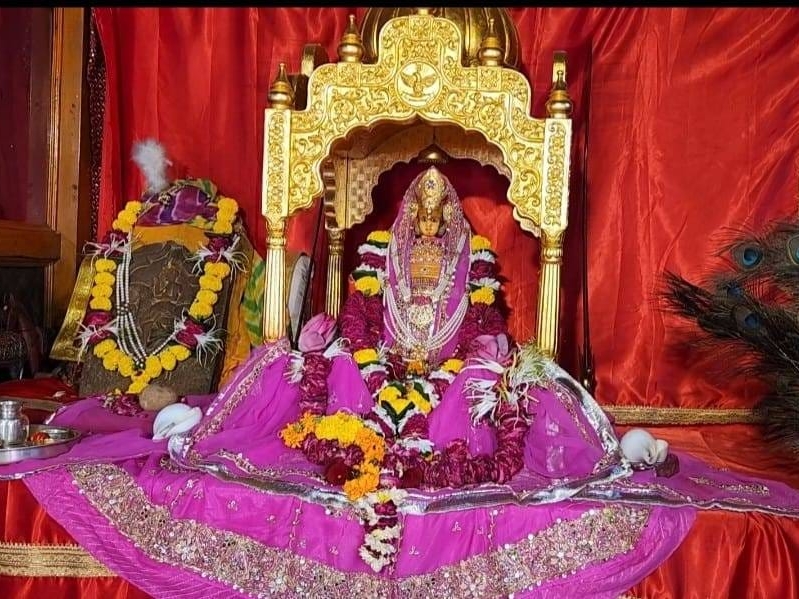 Ved recitation being done with 21 pundits, the court of Mata Rani ...