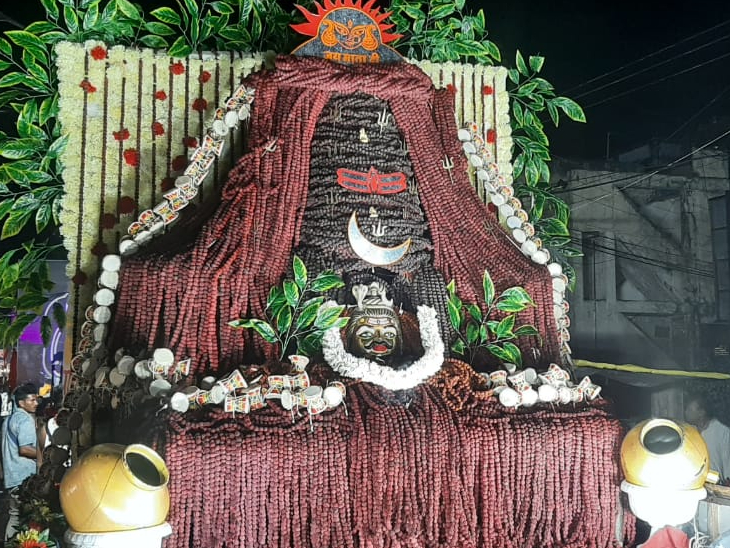 Chunari Yatra came out on the tune of dhol-tashe and jhanj | झांकी रही ...