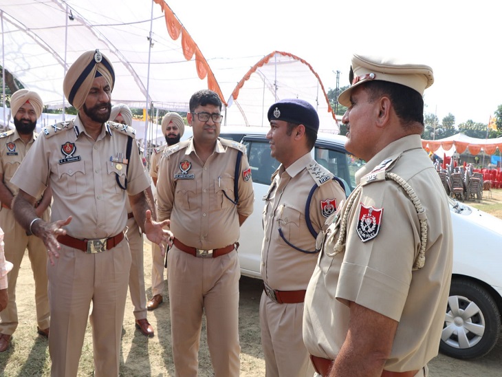 Police Flag March Regarding Festival Season, Officers said police on ...