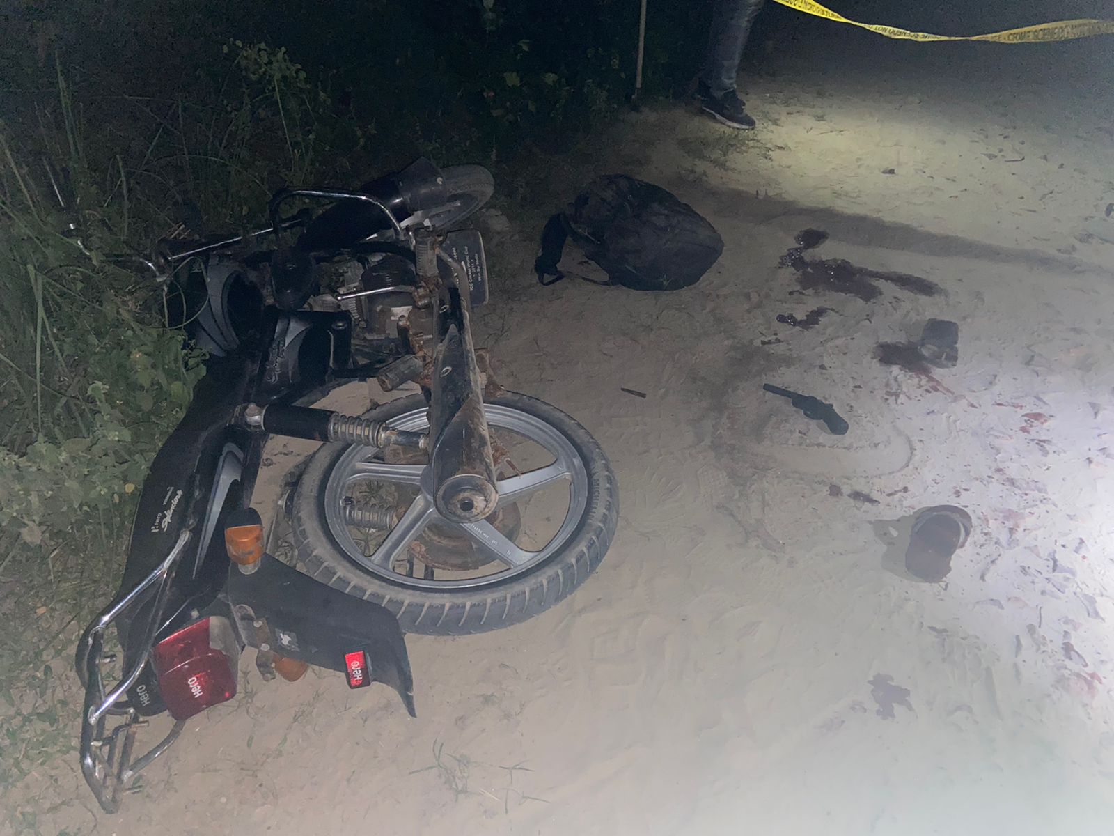 Mathura police encounter with ganja smuggler | मुठभेड़ में घायल हुआ ...