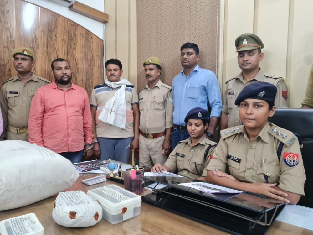 Mathura police encounter with ganja smuggler | मुठभेड़ में घायल हुआ ...