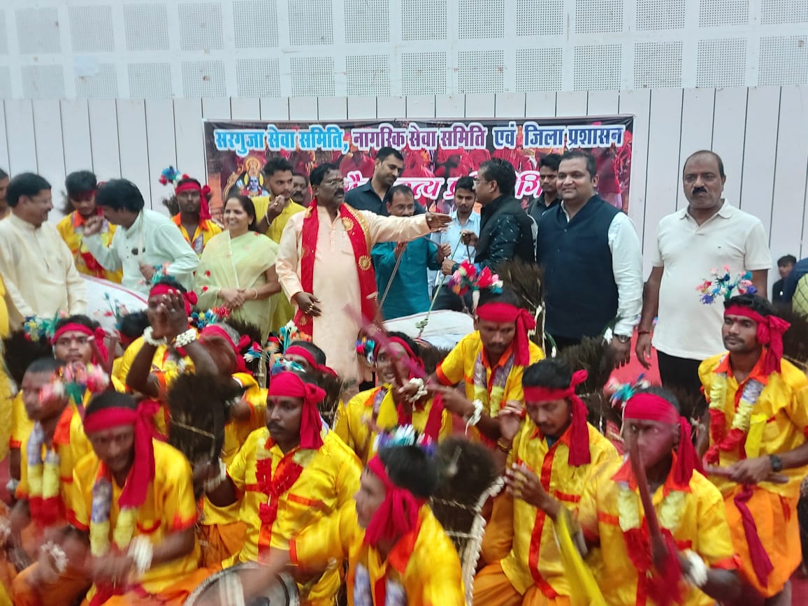 1200 artists wooed with Karma and Sua dance | कार्यक्रम आयोजन: 1200 ...