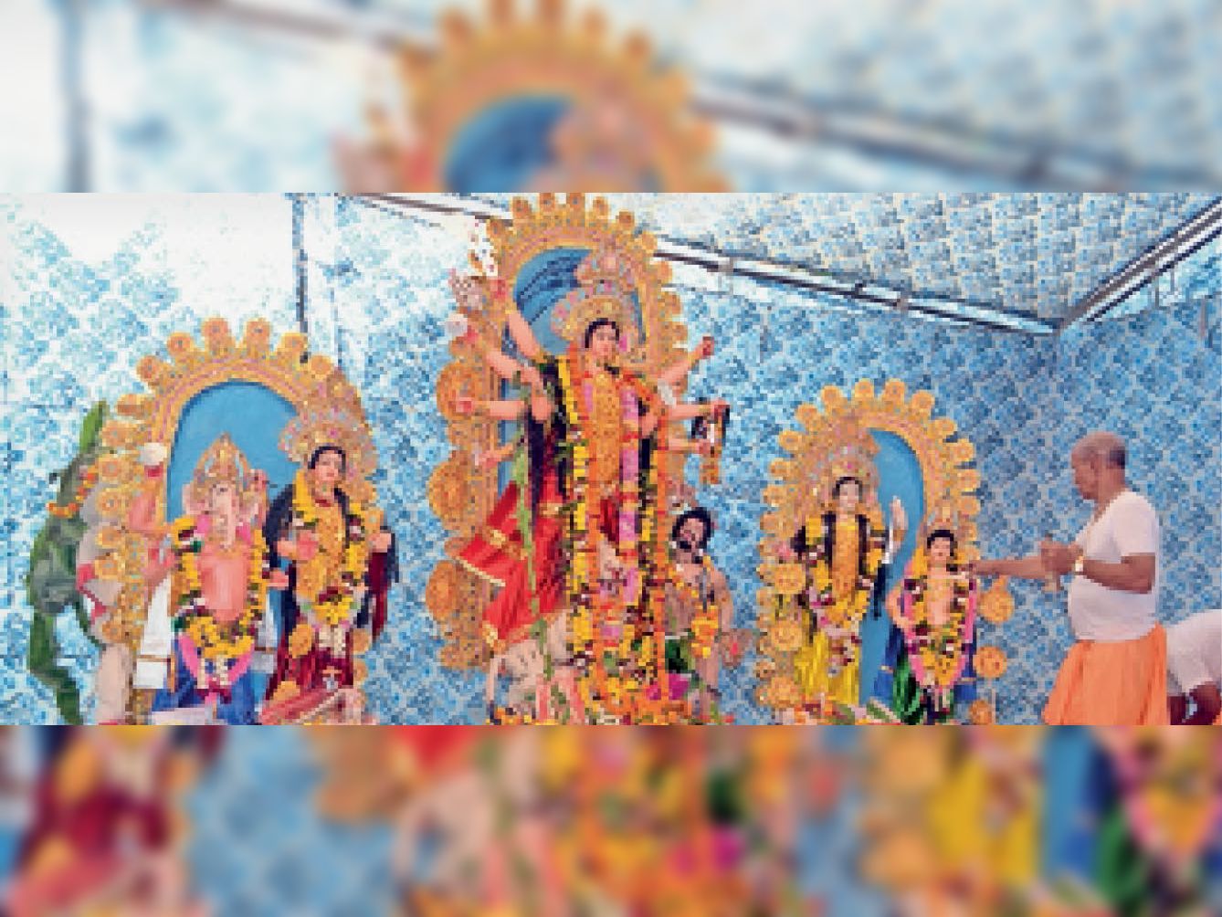 Worship of Mother Durga in pandals, havan done, today the idol will be ...
