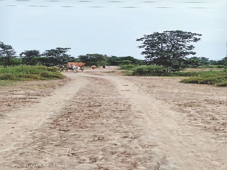 Tawa river bridge from Kusmari to Patauvapura unpaved road, no hearing ...