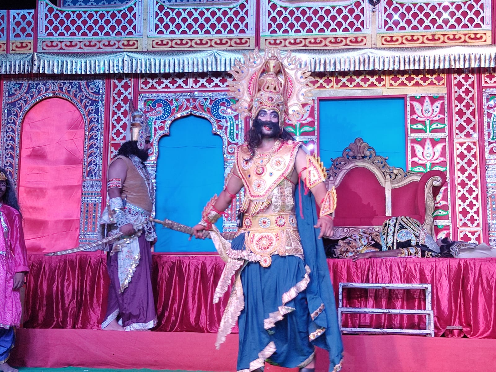 Every effort is made to awaken Kumbhakaran in Ramlila staging. | 10 ...